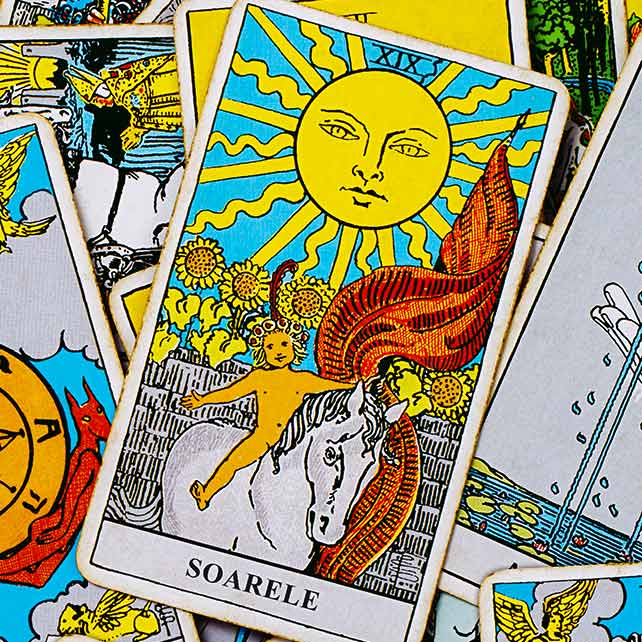 Semnificație Soarele Tarot - Sloturi pe tocuri